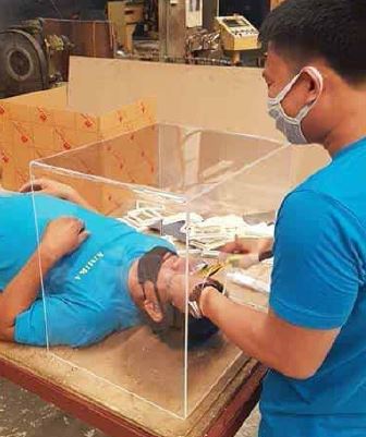 Custom Plexiglass Sheets & Sneeze Guards